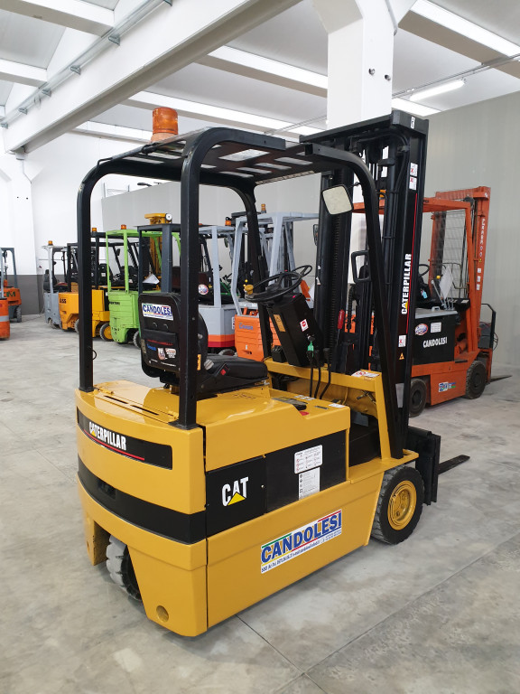 Caterpillar F30 - Caterpillar - Cod. CFEL-19073 - Carrello elevatore usato