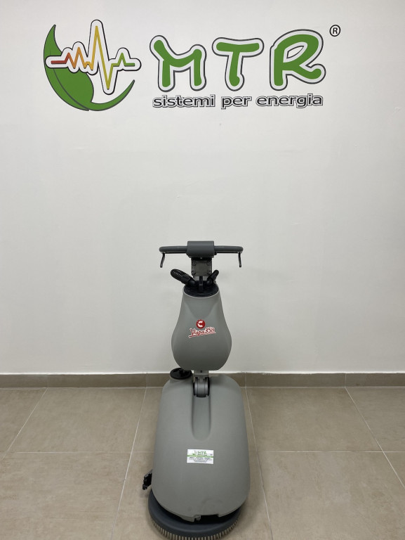 Noleggio Comac VISPA 35B - Annuncio PLAUT-241 - Lavasciuga uomo a terra ...