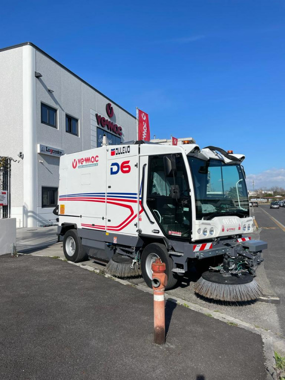 Noleggio Dulevo D6 - Annuncio PSZSTR-16 - Spazzatrice stradale Napoli